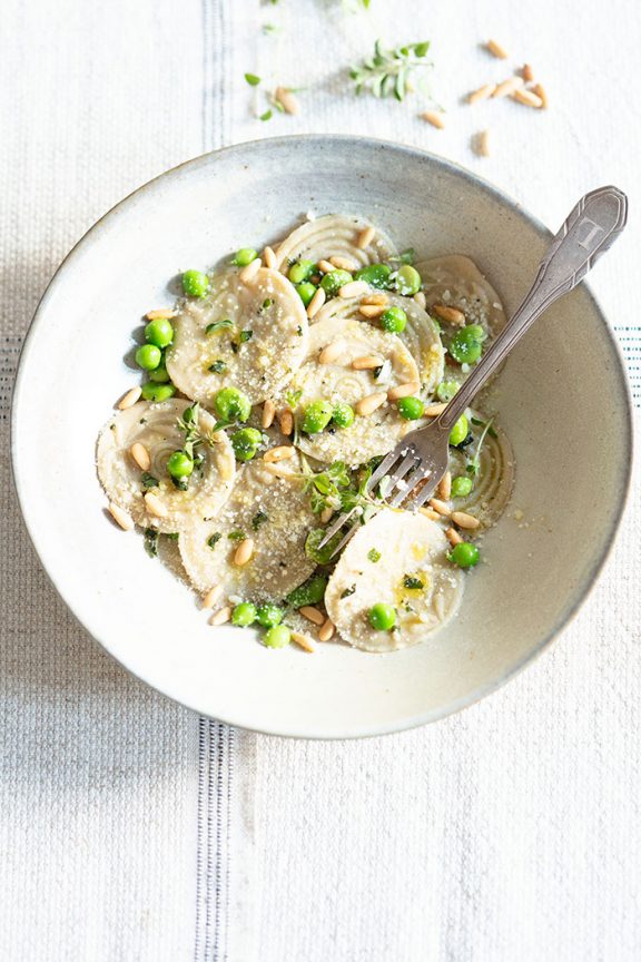 Corzetti primaverili – Pâtes fraîches corzetti, marjolaine, pignons et ...